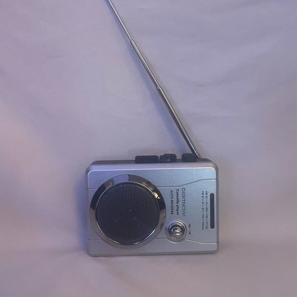 Digitnow Portable Audio And Video Amfm Portable Pocket Radio And Voice Audio Personal Cassette